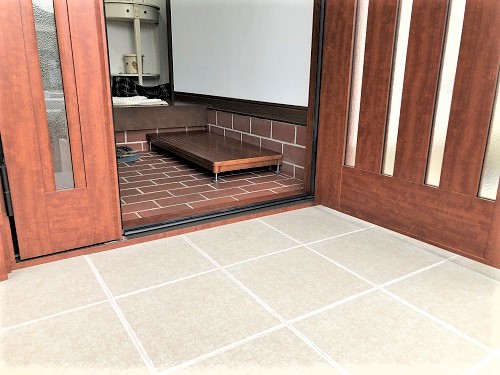 玄関ドアを1dayリフォーム／LIXIL リシェント玄関ドア3 アルミ仕様を取付／鍵をタッチキーにしました│福岡県北九州市でリフォームとリノベーションと土地建物売買は須原建材へ